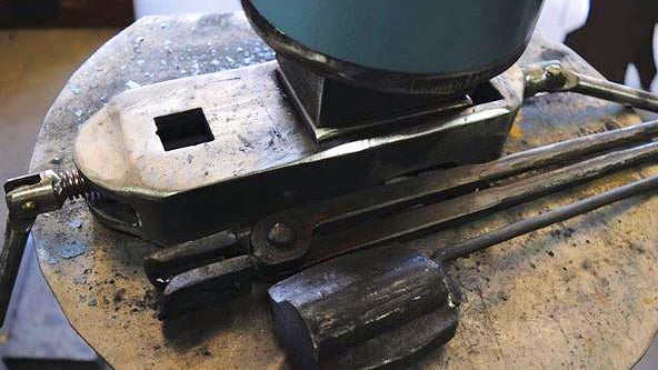 Power Hammer Die Saddle – Ken's Custom Iron Store